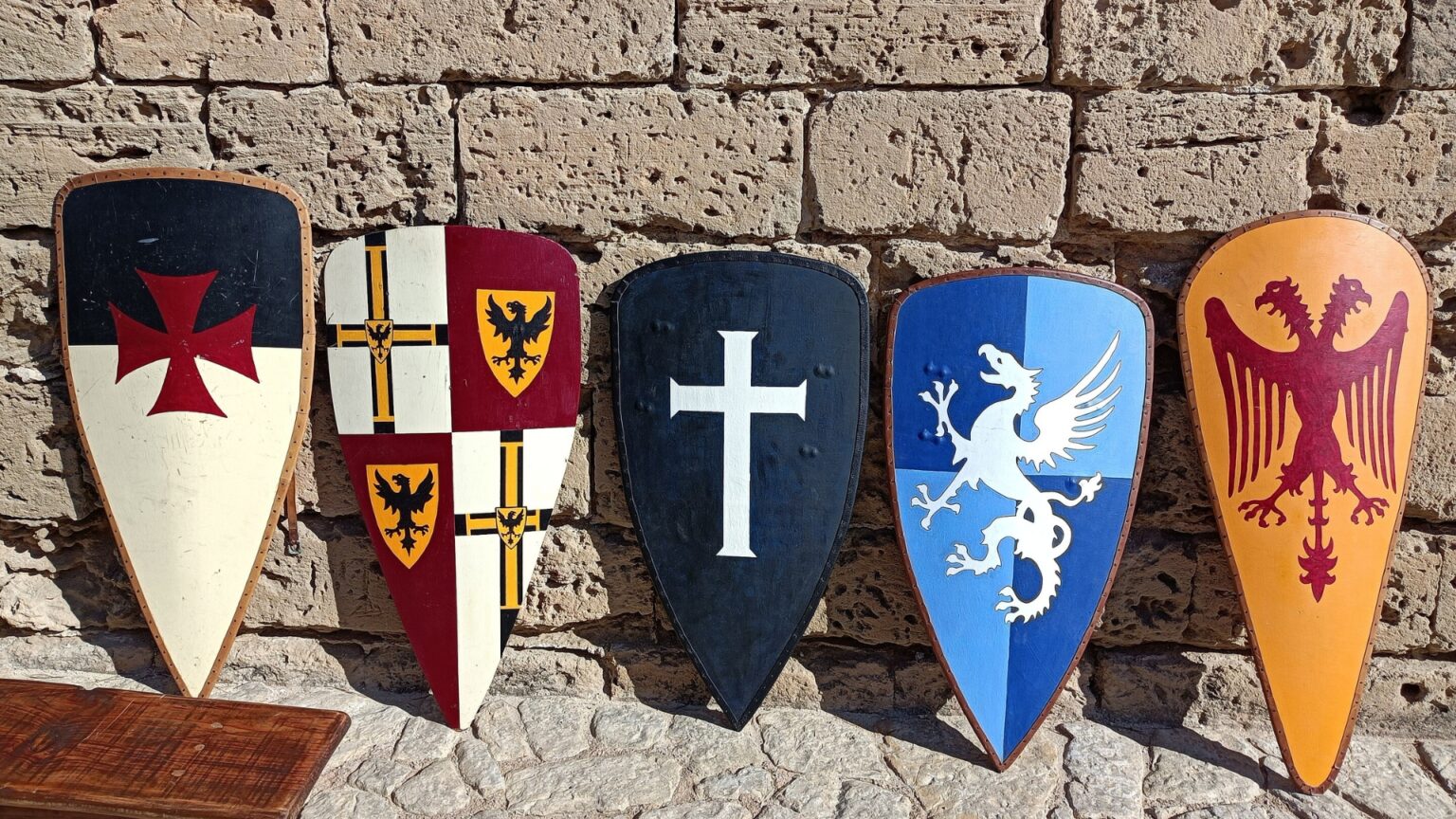 Escudos parlantes y blasones heráldicos: El lenguaje secreto de la ...